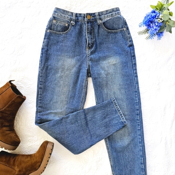 PrettyLittleThing | Jeans | Pretty Little Thing Mom Jeans Size 8 Blue ...